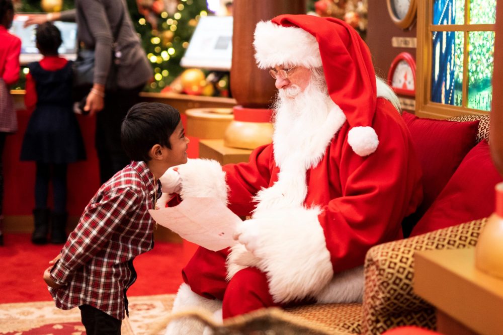 Should Catholic kids believe in Santa? - U.S. Catholic