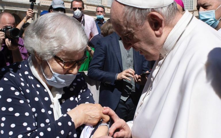 Pope Francis’ ministry to the margins is a blueprint for theology - U.S ...